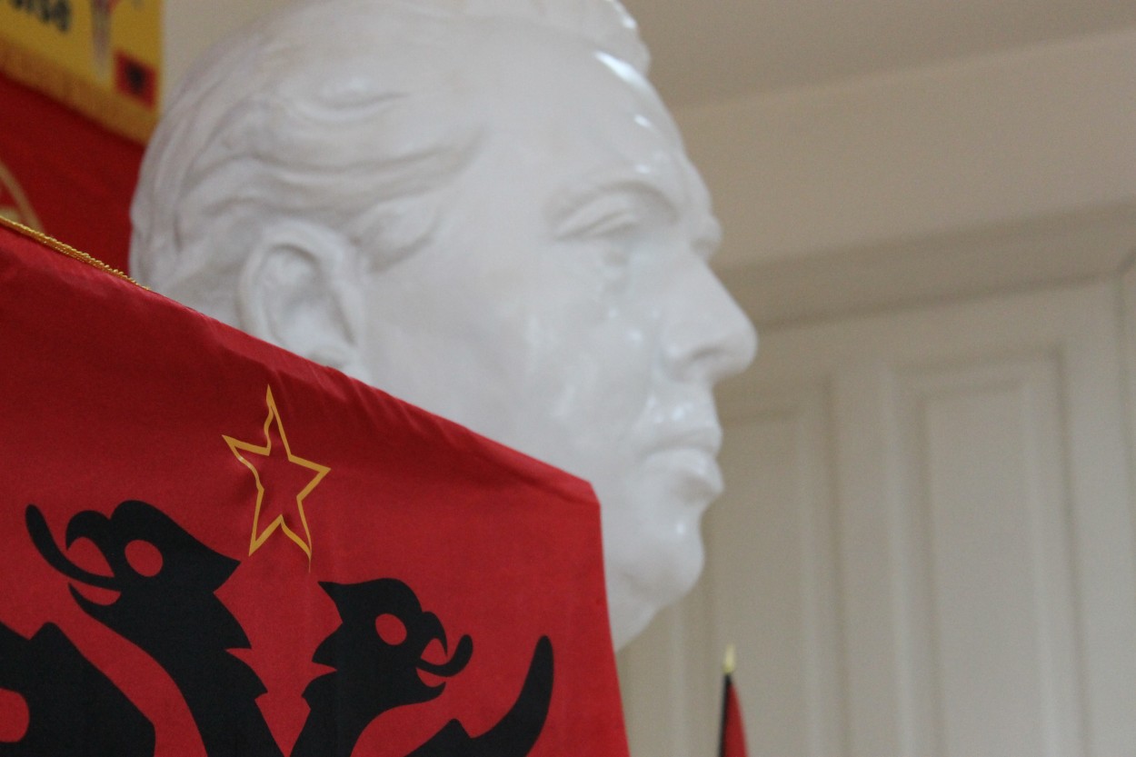Kosovo’s Hoxha Fans Still Fly the Flag of Revolution - Prishtina ...