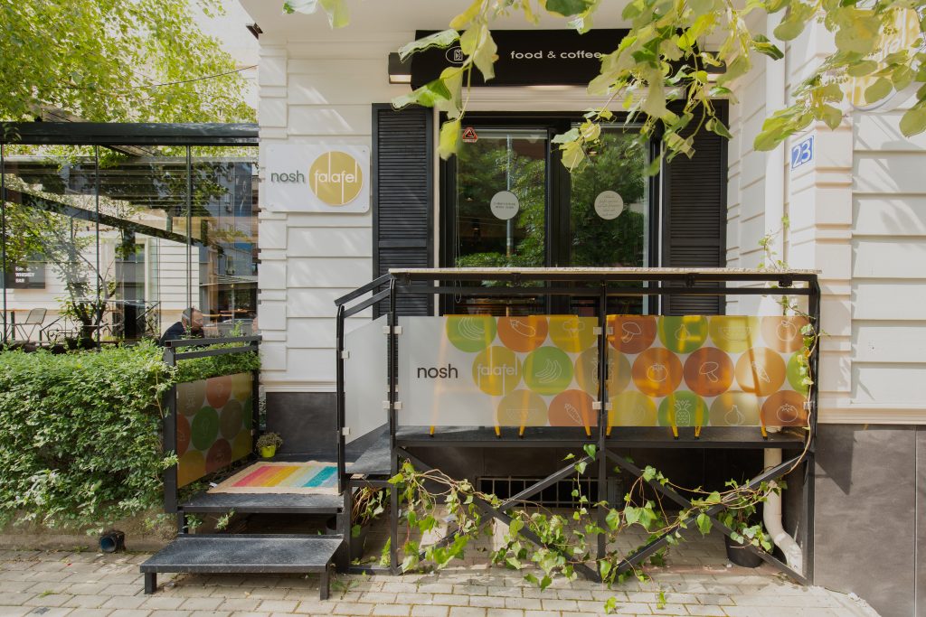 Tahini, tabbouleh and terrific falafel - Prishtina Insight