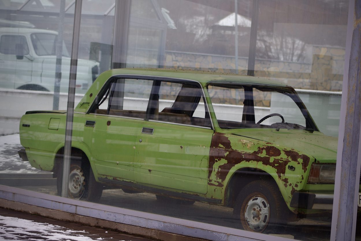 Bullet-holed Lada Remains Symbol of Kosovo Resistance - Prishtina ...