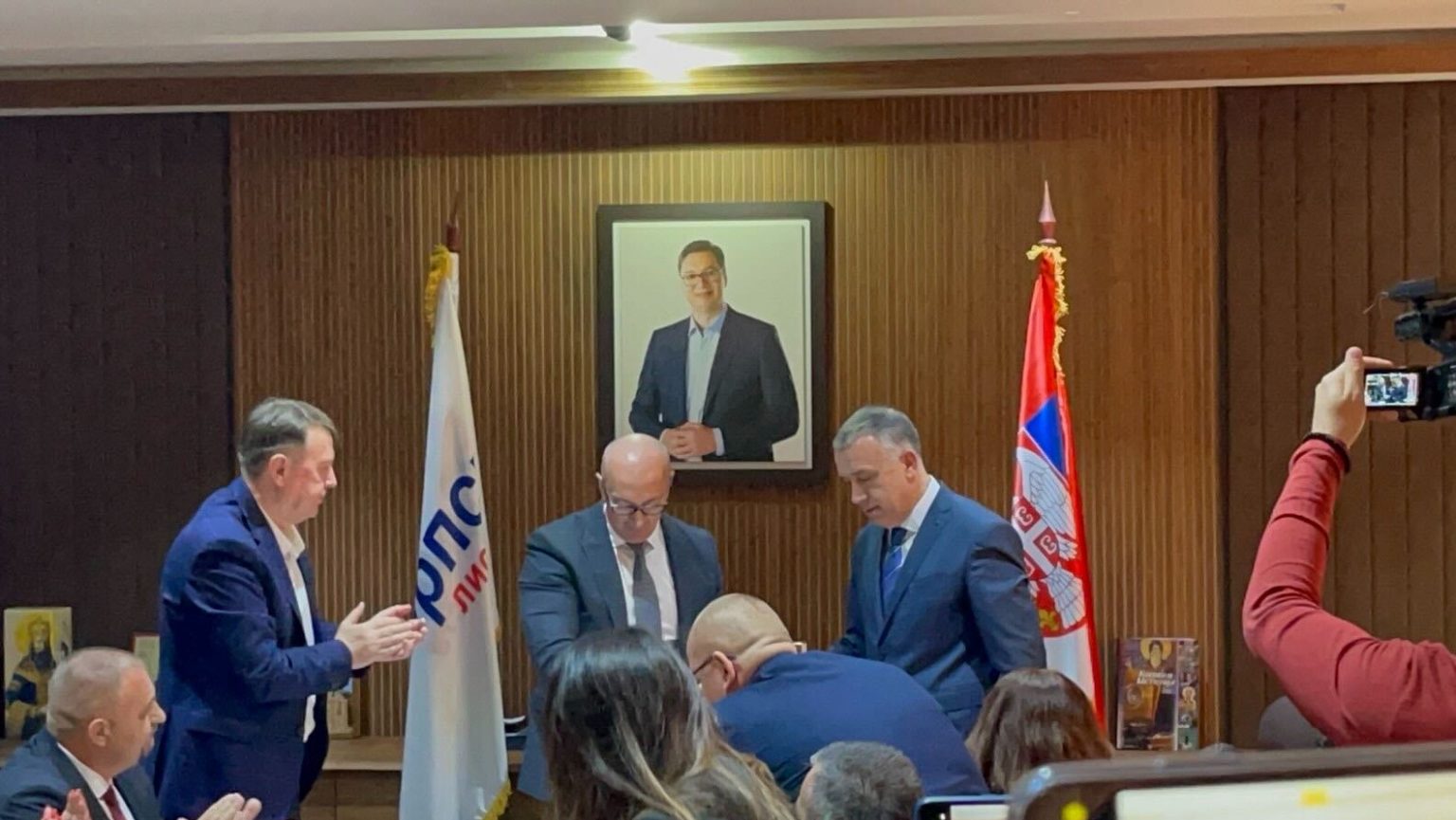 Belgrade-Backed Kosovo Serb Party Chooses Doctor as New Leader ...